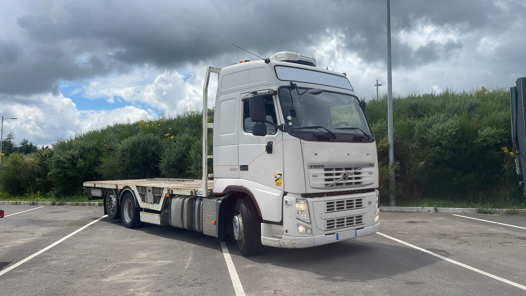 26 T P37 - Utilitaires Trucks Service